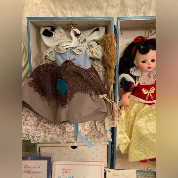 Toys | Authentic Snow White Trunk Set Doll Collection By Madame ...